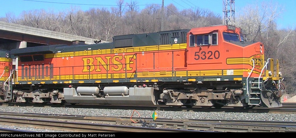 BNSF 5320